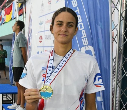 Dominicana Elizabeth Jiménez consigue oro en DR Interncional Swim Open ...