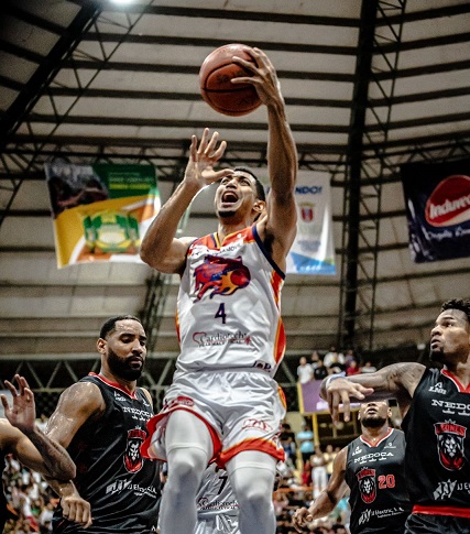 Gelvis Solano gana premio de Jugador Más Valioso 2023 - Cartel Deportivo